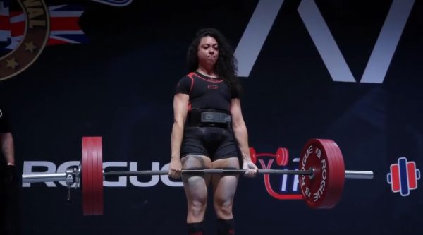 Lya Bavoil bat deux records du monde : 231 kg en deadlift et 213 kg en squat - WodNews